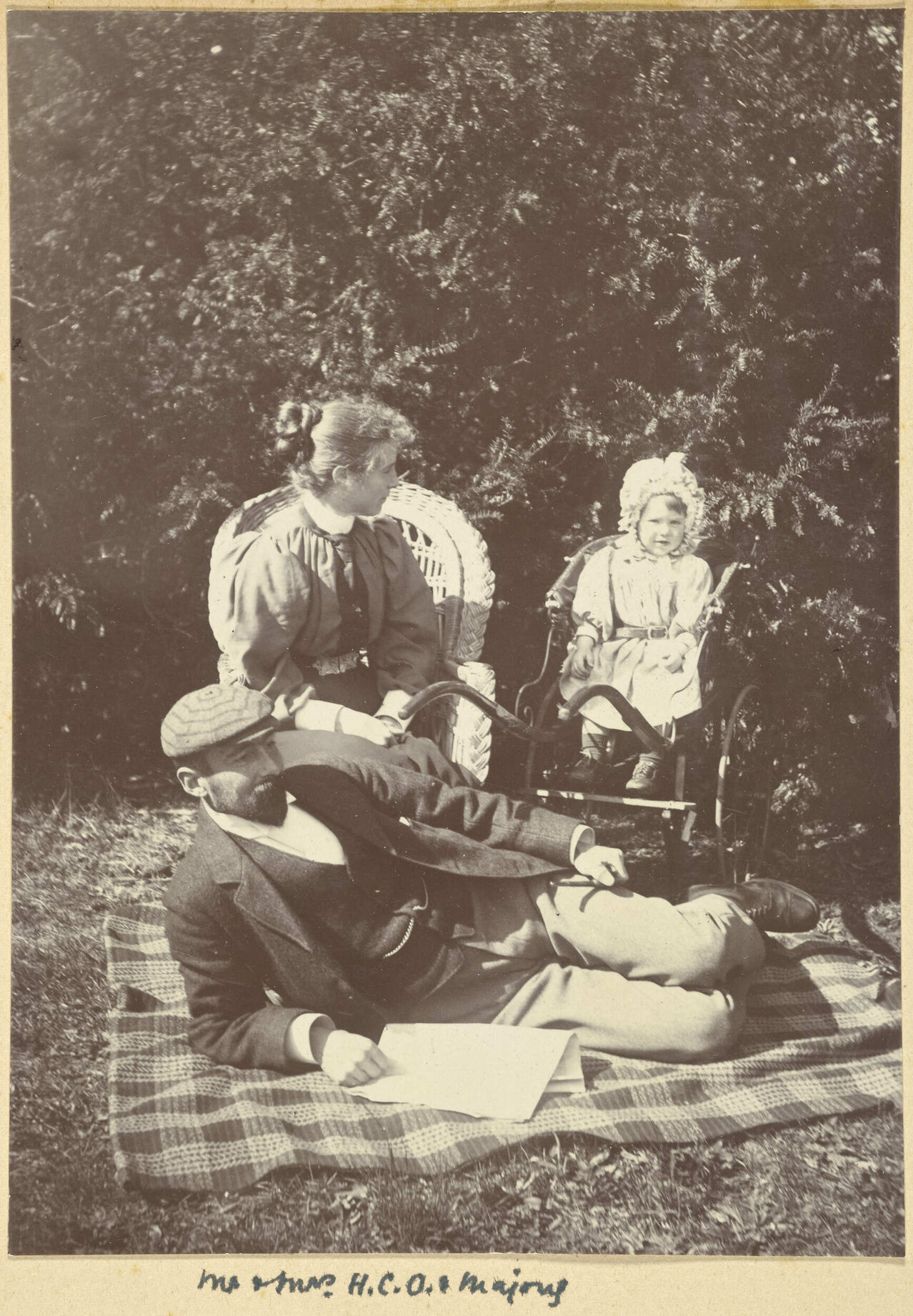 Mr and Mrs Herbert Clement Orbell and child | Hocken Digital Collections