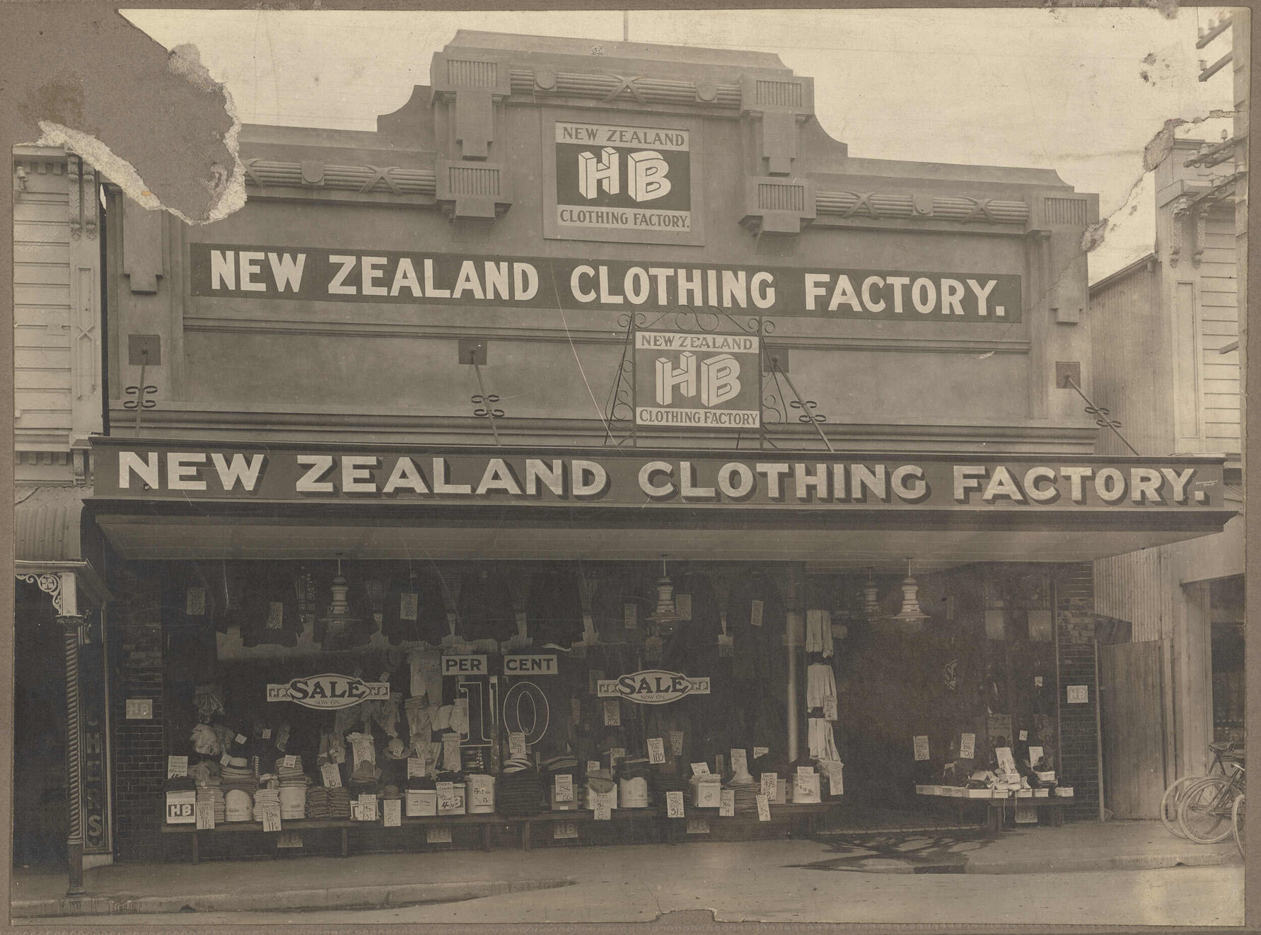 Hallenstein Brothers branch premises, Blenheim | Hocken Digital Collections